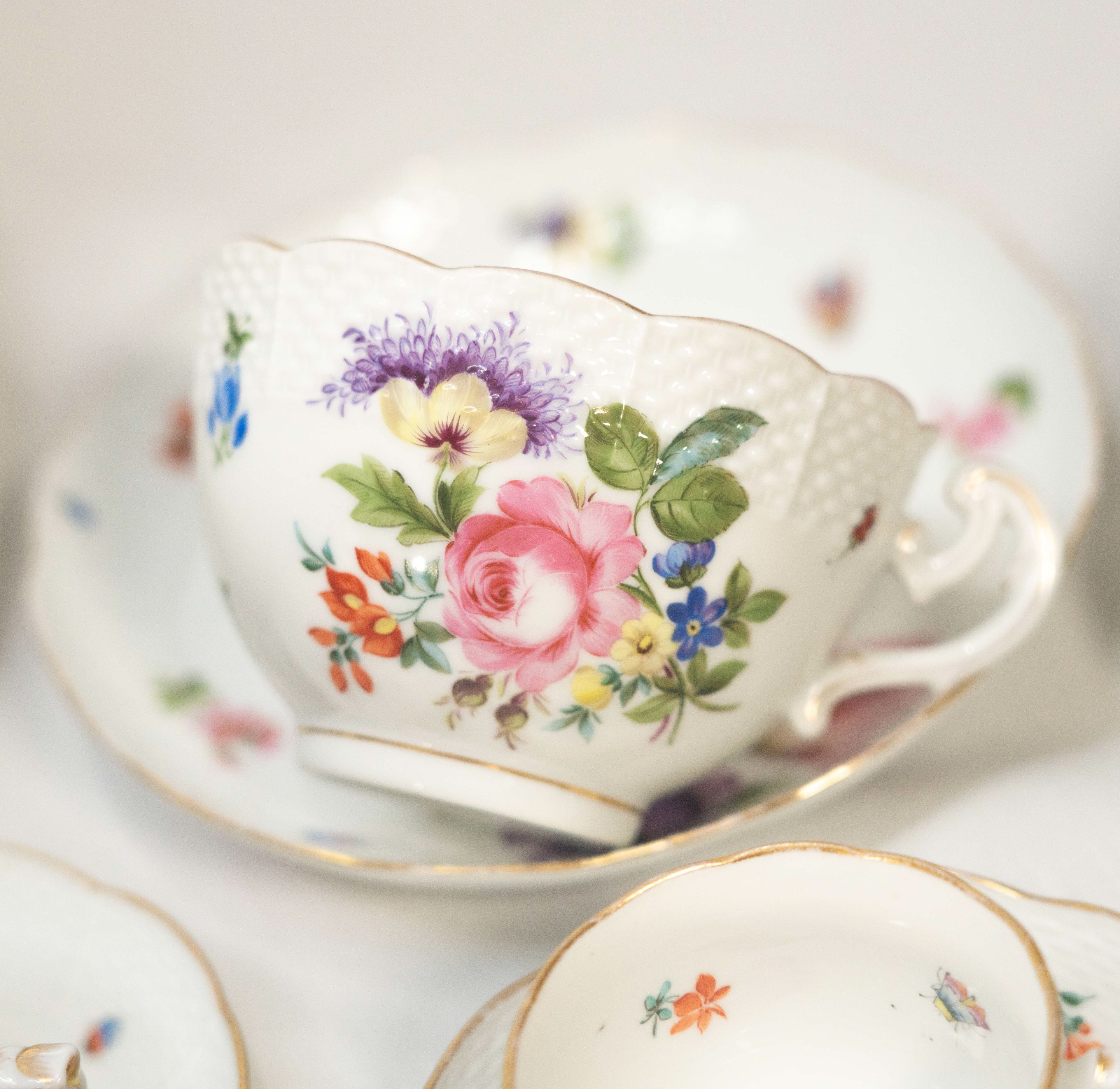 La porcelaine dans toute sa splendeur – Les Antiquités Bolduc